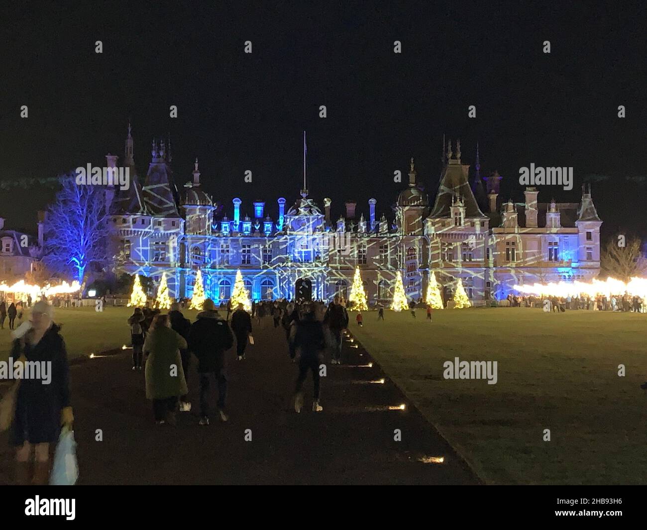 Waddeston Manor Aylesbury Christmas lights Stock Photo - Alamy