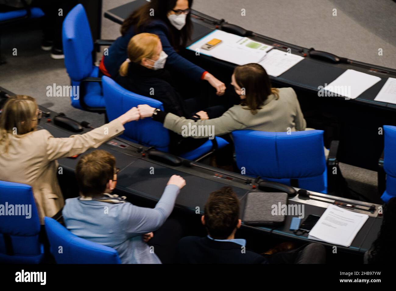 Berlin, Germany. 16th Dec, 2021. Members of the 20th Bundestag, the ...