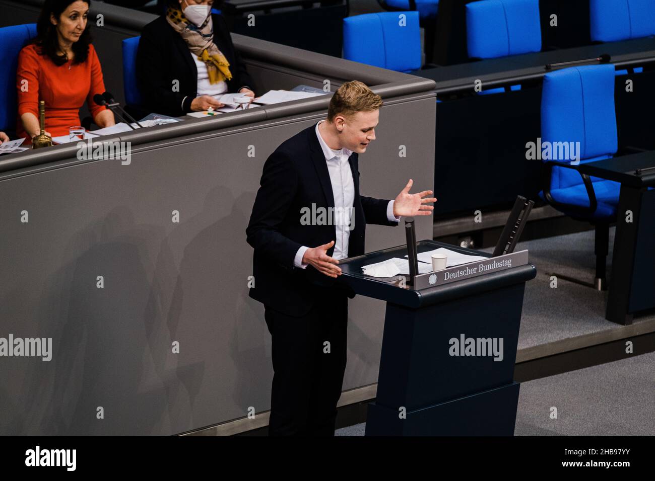 Berlin, Germany. 16th Dec, 2021. Members of the 20th Bundestag, the ...