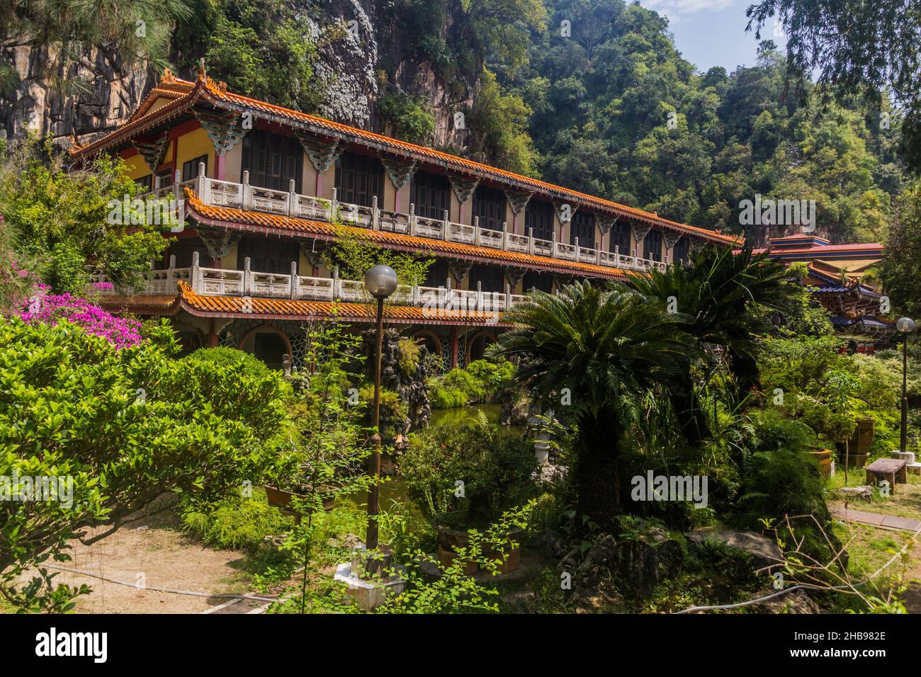 Sam Poh Tong Temple in Ipoh, Malaysia Stock Photo - Alamy