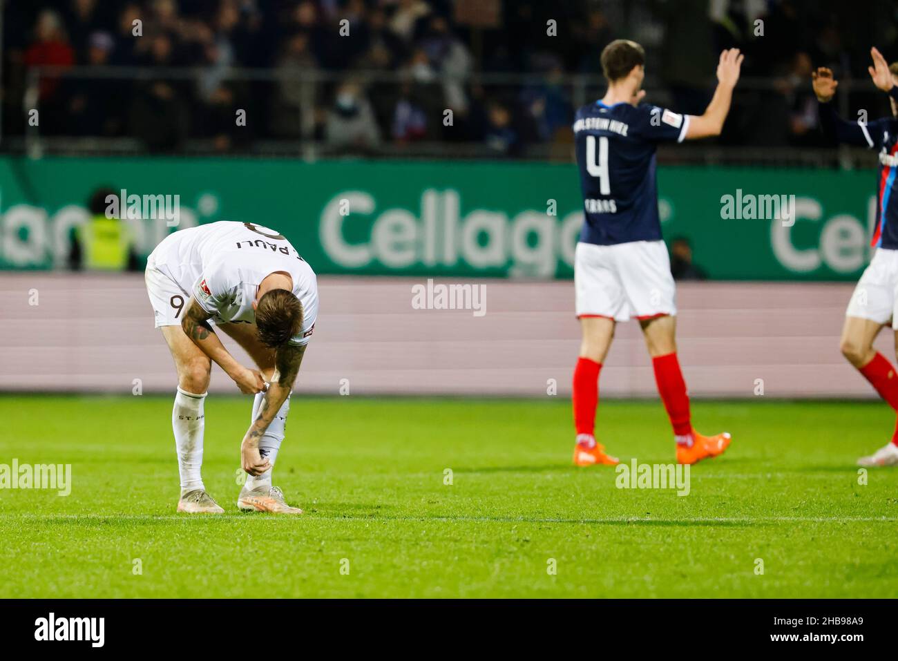 Kiel, Germany. 17th Dec, 2021. Football: 2. Bundesliga, Holstein Kiel ...