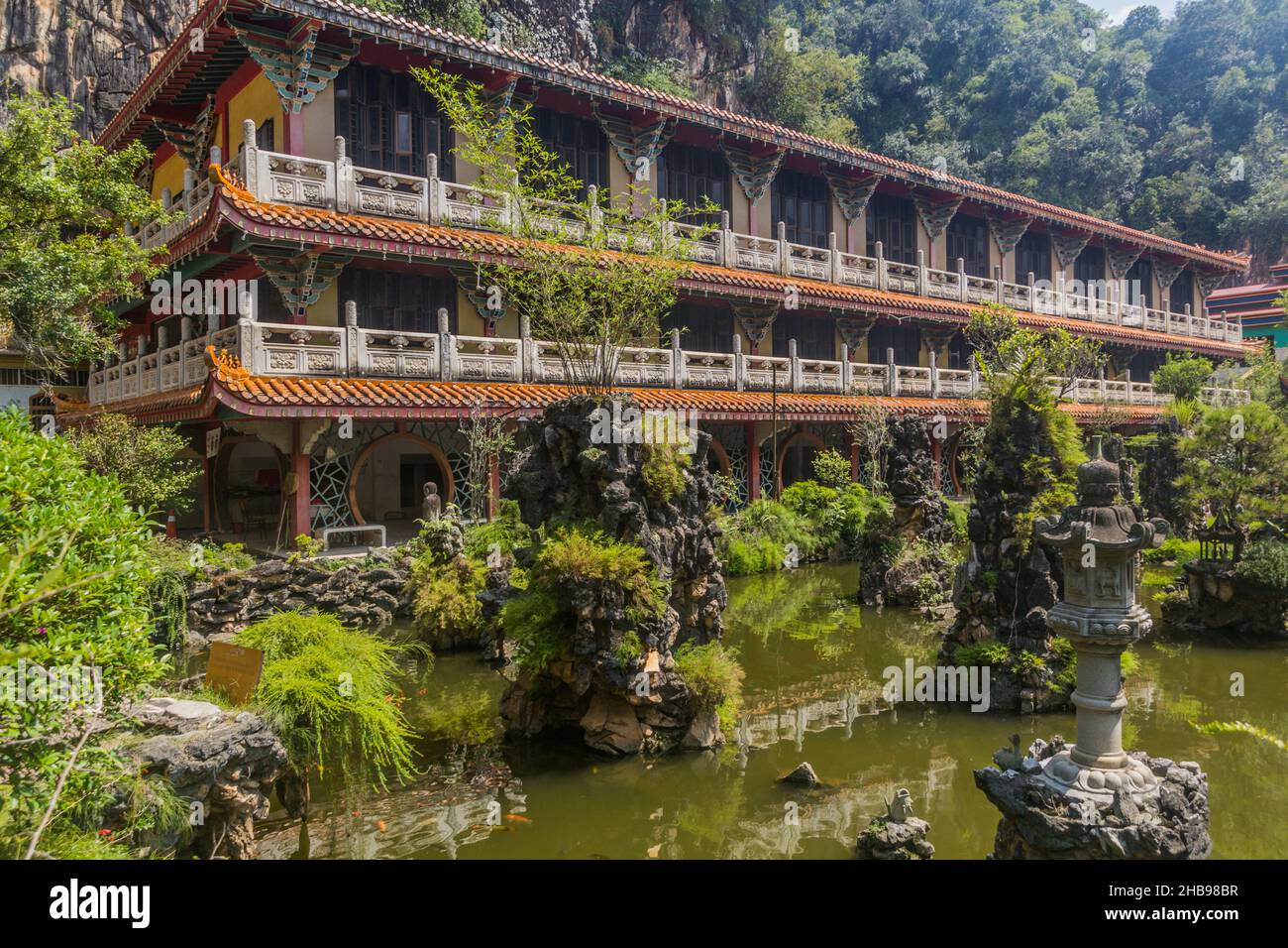 Sam Poh Tong Temple in Ipoh, Malaysia Stock Photo - Alamy