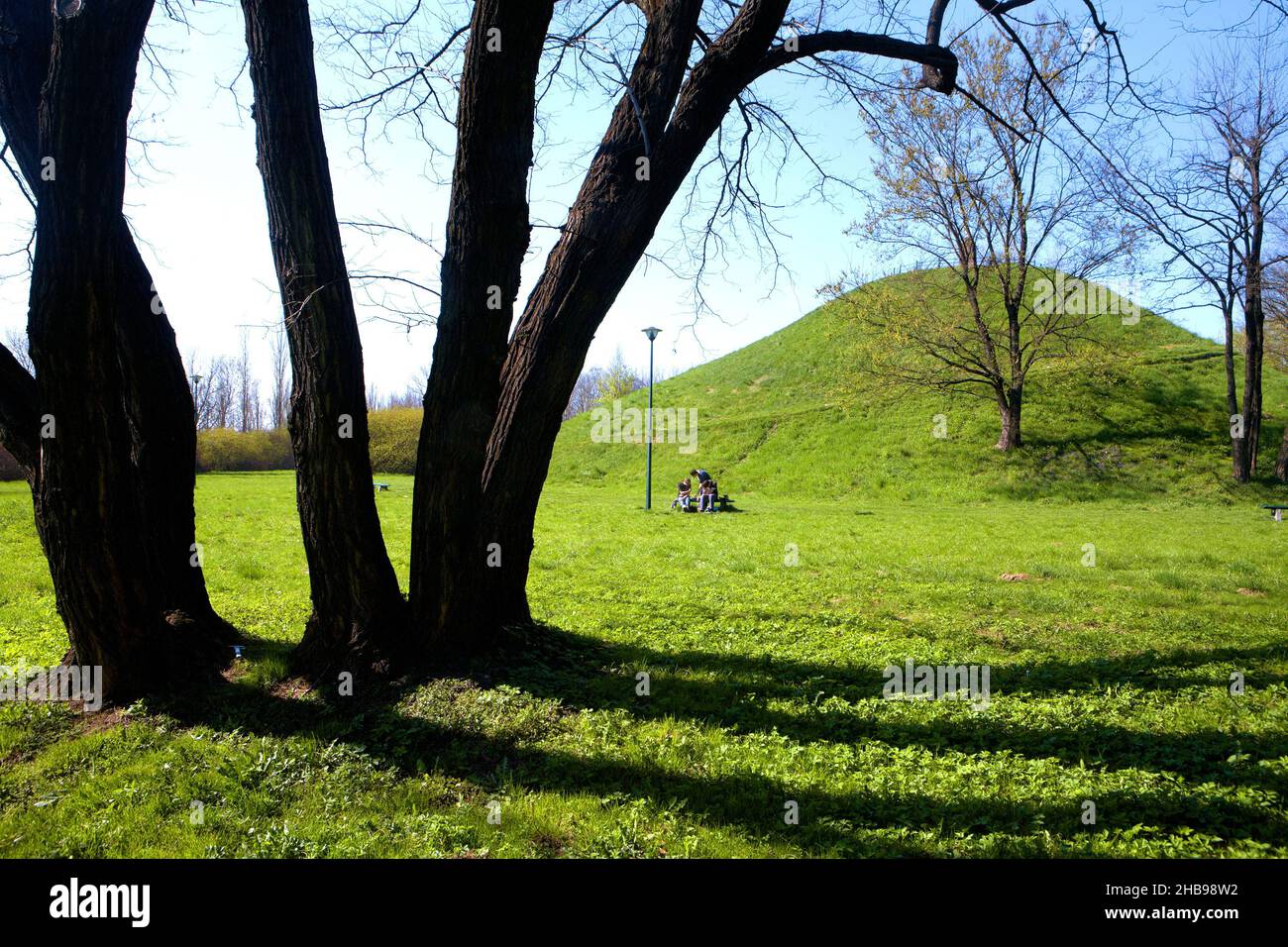 Wanda mound hi-res stock photography and images - Alamy