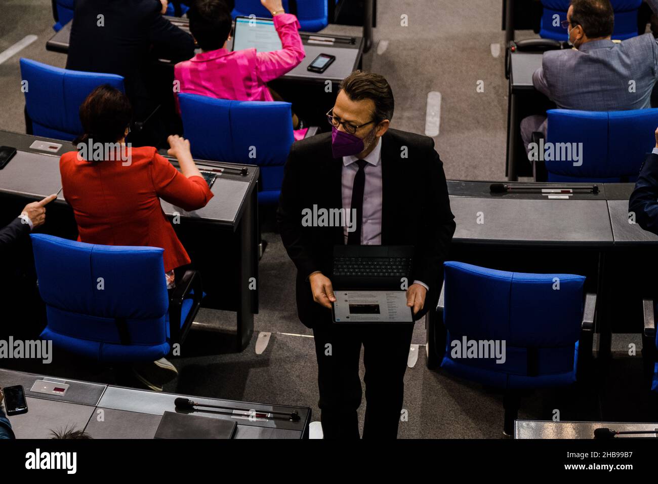 Berlin, Germany. 16th Dec, 2021. Members of the 20th Bundestag, the ...