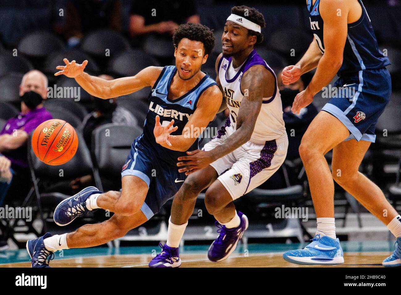 Liberty flames mens basketball hi-res stock photography and images - Alamy