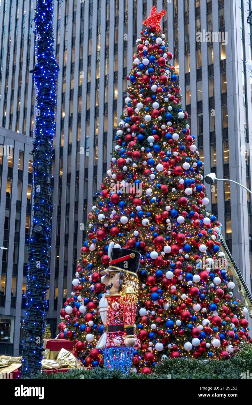 Friends tv show 2021 hi-res stock photography and images - Alamy