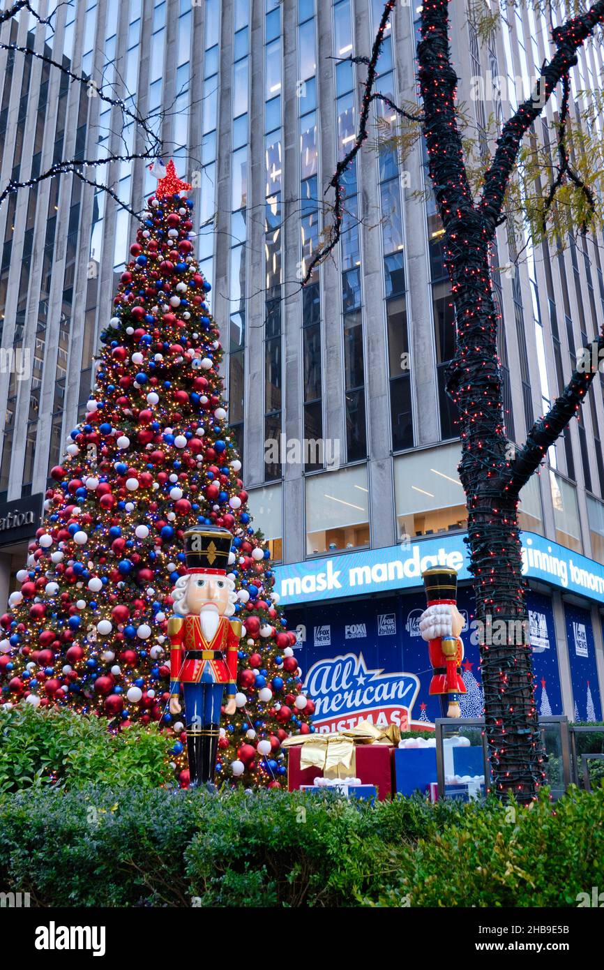 Friends tv show 2021 hi-res stock photography and images - Alamy