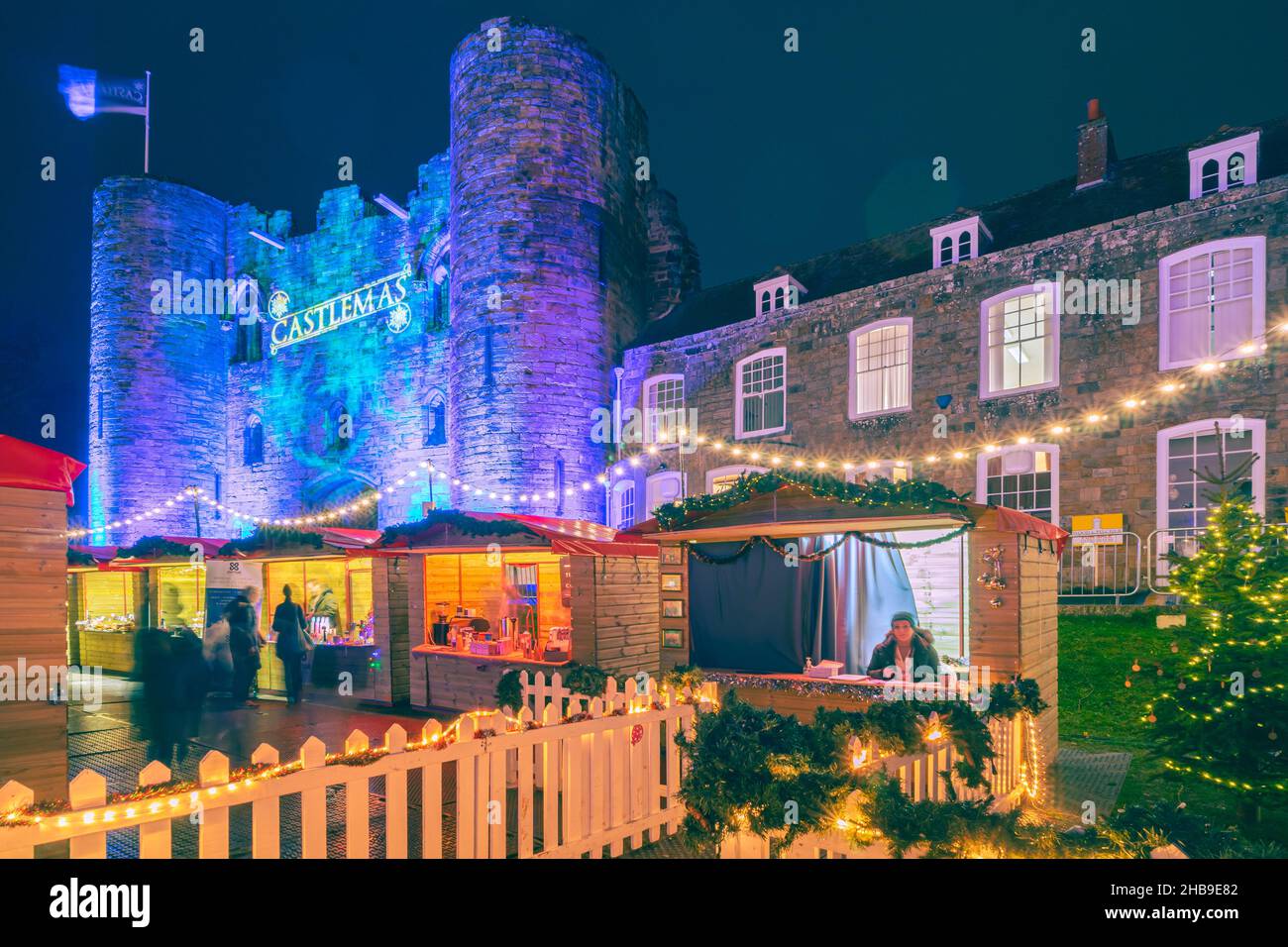Tonbridge, Kent, UK, 17 December 2021. The castle grounds of Tonbridge ...