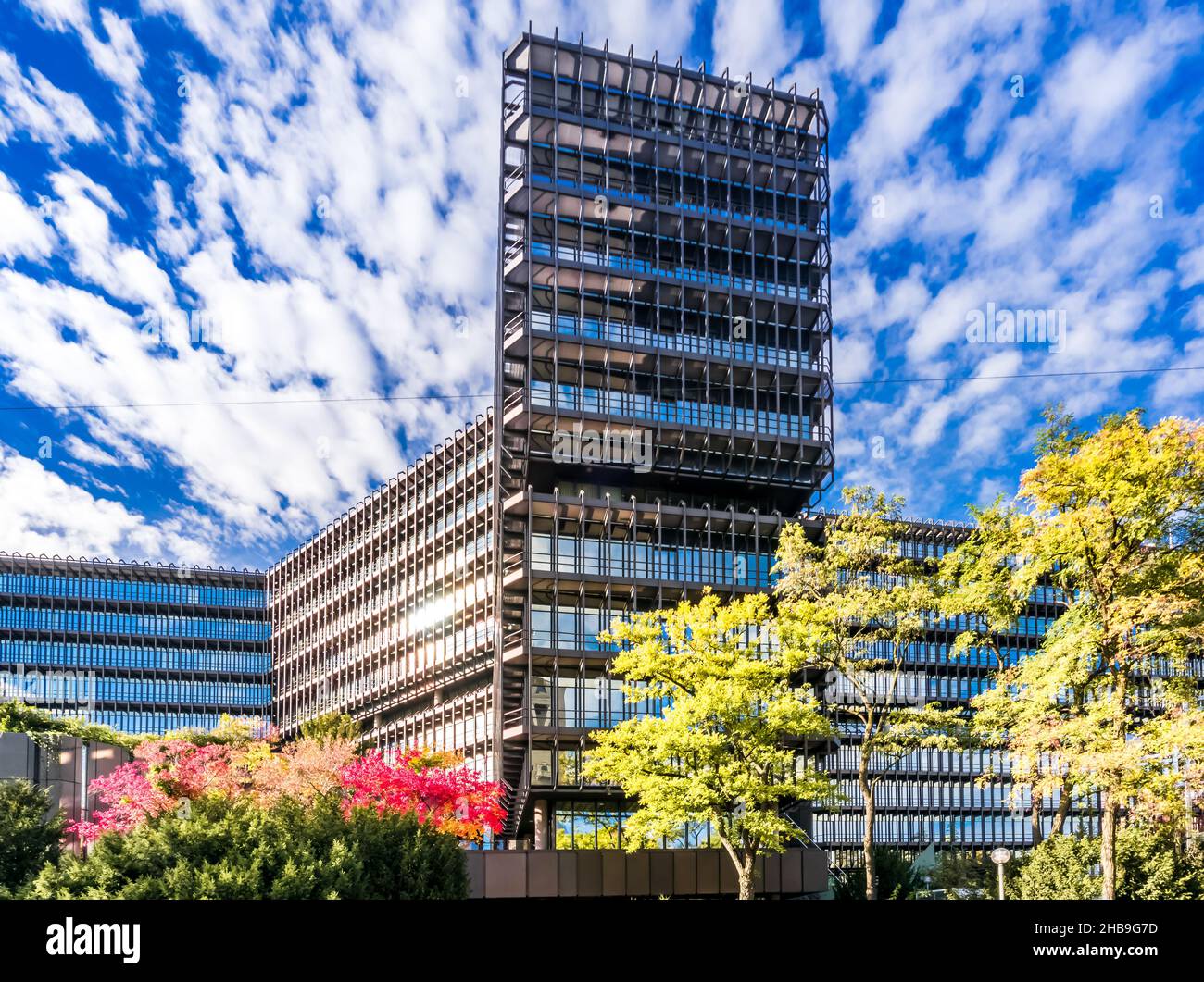 Modern building in munich hi-res stock photography and images - Alamy