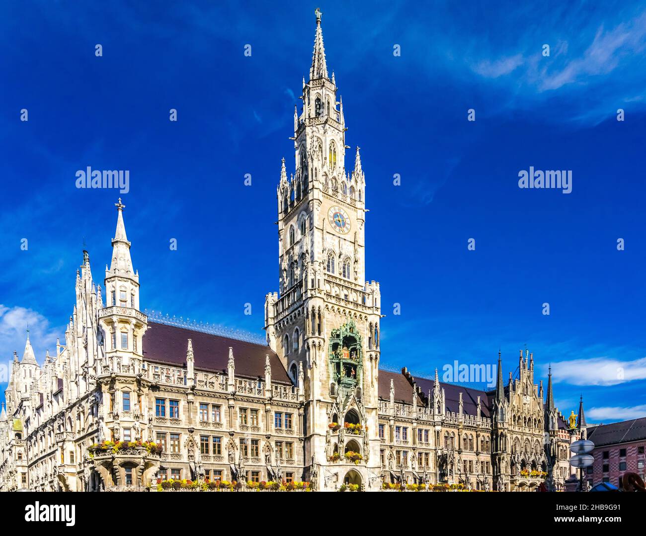 New town hall of Munich next to Marienplatz Stock Photo - Alamy