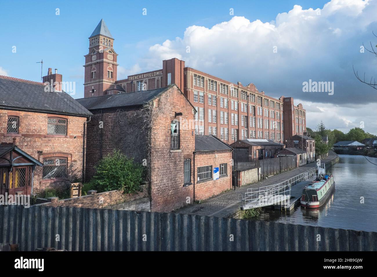 Leeds mill conversion hi-res stock photography and images - Alamy