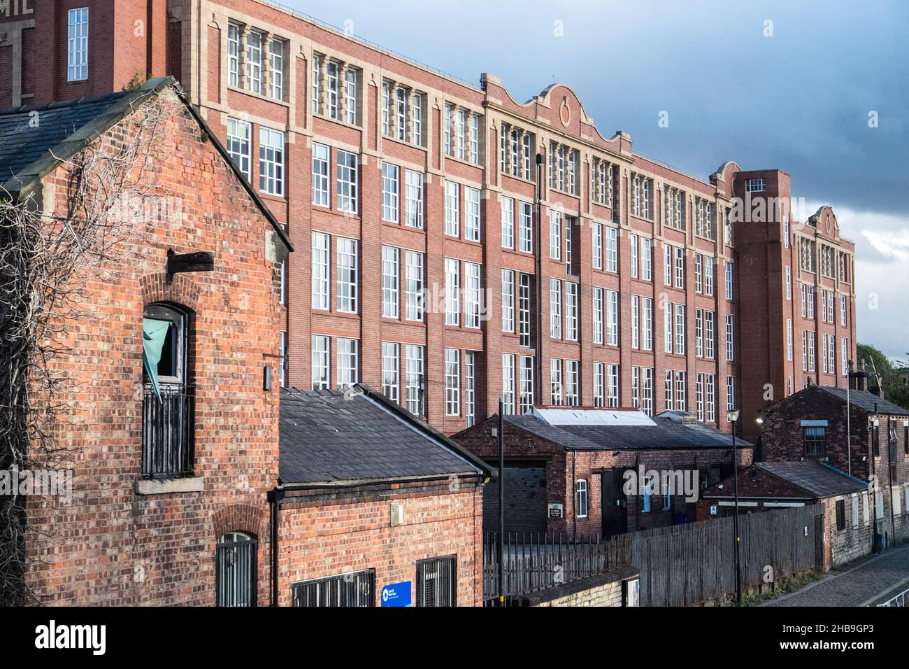 Leeds mill conversion hi-res stock photography and images - Alamy