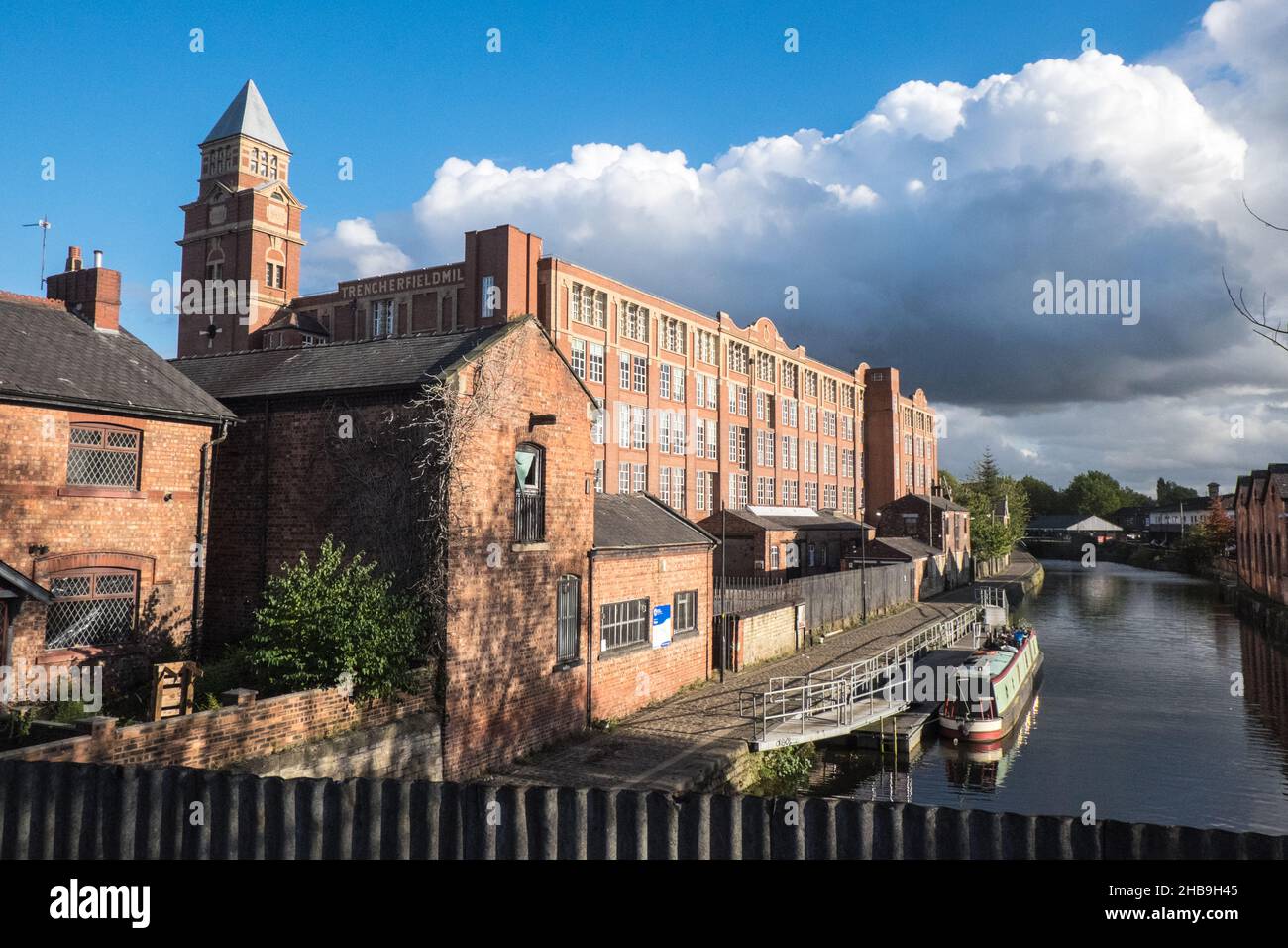 Leeds mill conversion hi-res stock photography and images - Alamy
