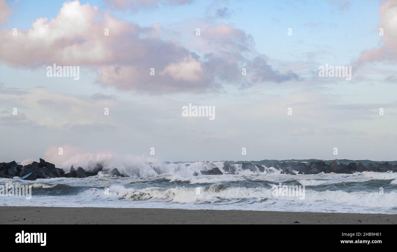 No wind ocean hi-res stock photography and images - Alamy