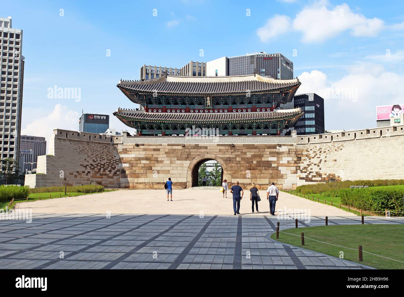 Namdaemun Gate or Sungnyemun Gate at blue hour with light trails from ...