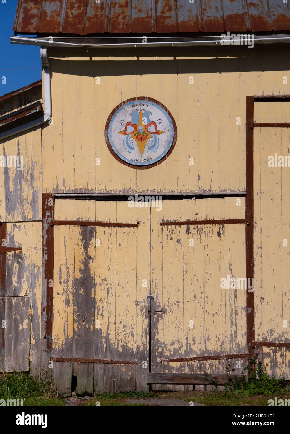 Pennsylvania dutch barn hex sign hi-res stock photography and images ...