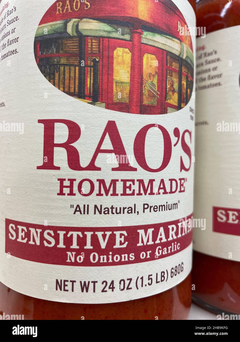 Pasta sauce shelf hi-res stock photography and images - Alamy