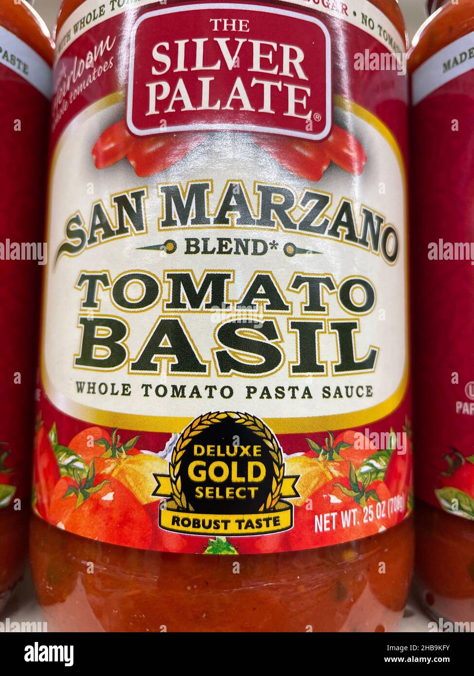 Pasta spaghetti supermarket shelf hi-res stock photography and images ...