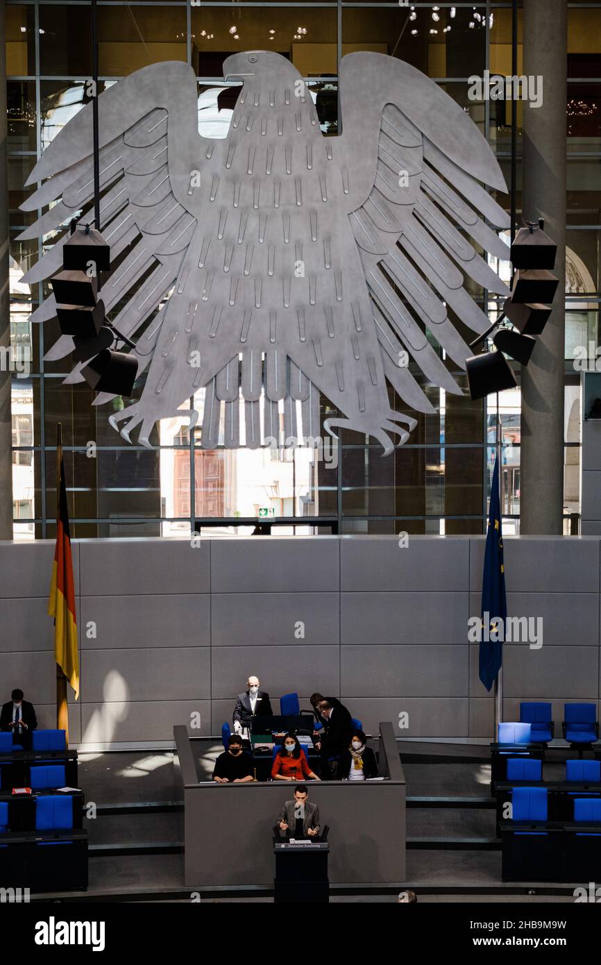 Berlin, Germany. 16th Dec, 2021. Members of the 20th Bundestag, the ...