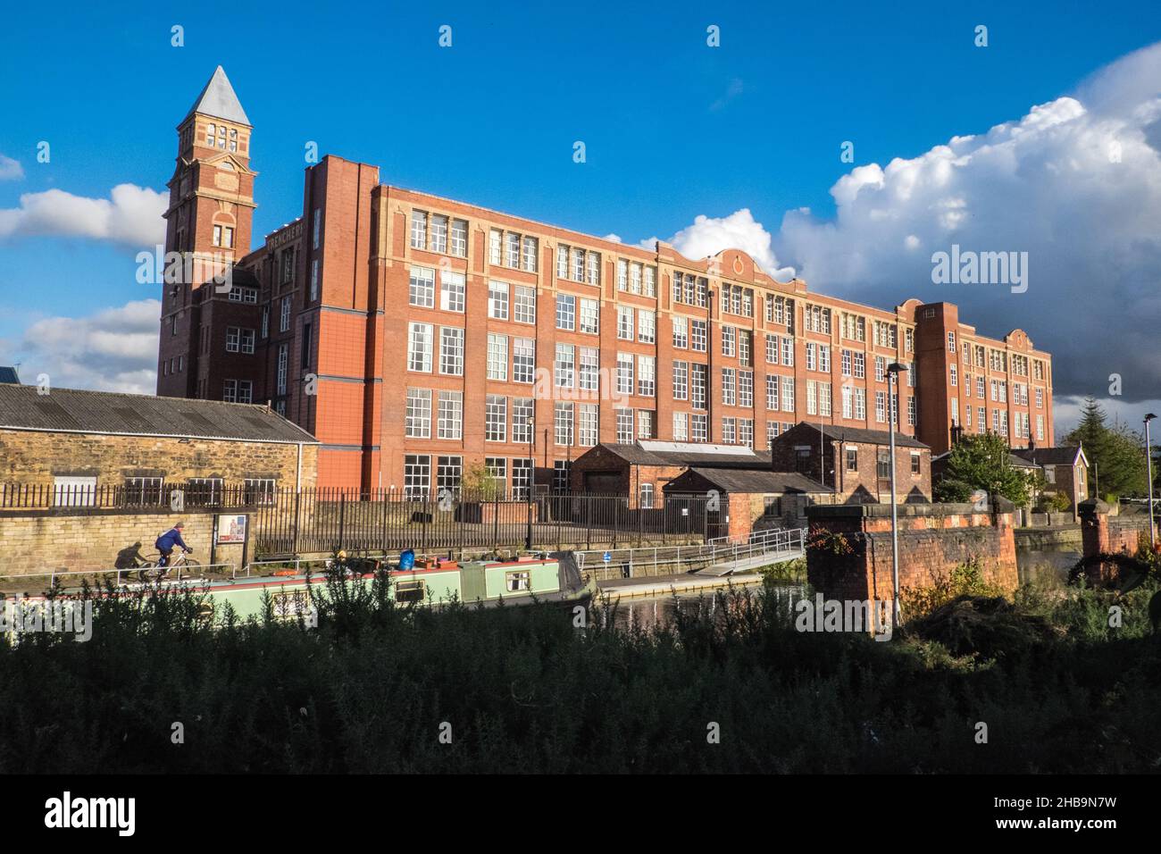 Leeds mill conversion hi-res stock photography and images - Alamy