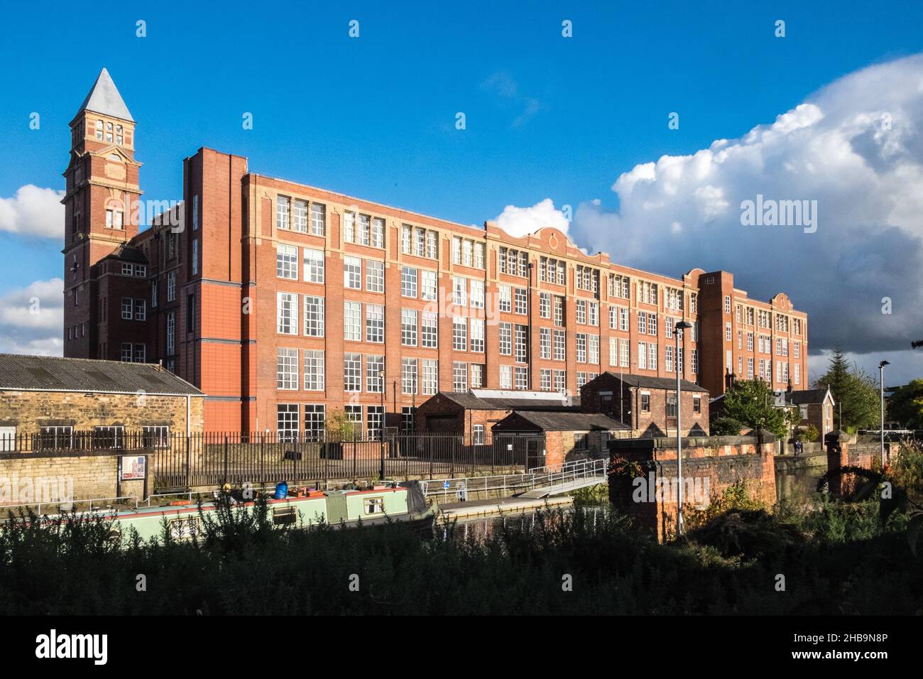 Leeds mill conversion hi-res stock photography and images - Alamy