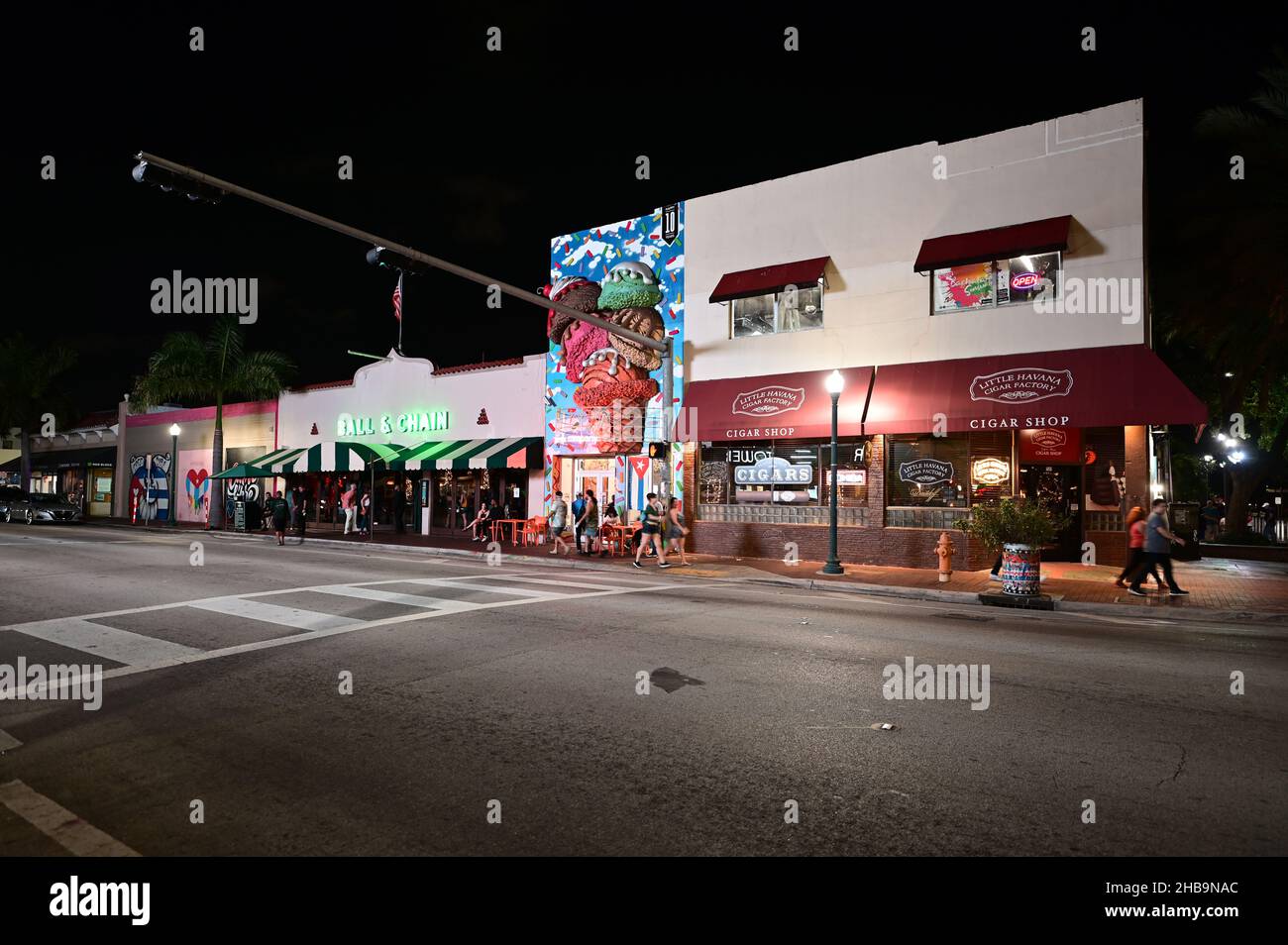 Miami night time street hi-res stock photography and images - Alamy