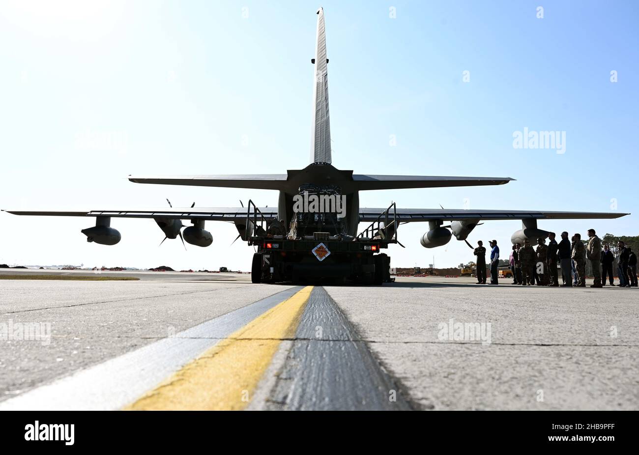 Airmen and Riggers with the 1st Special Operations Squadron Logistics ...