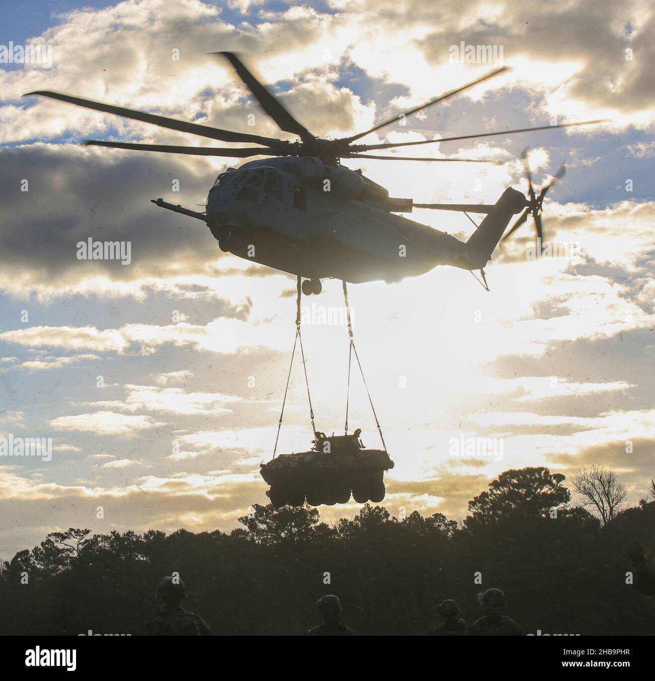 U.S. Marines with Marine Operational Test and Evaluation Squadron One ...
