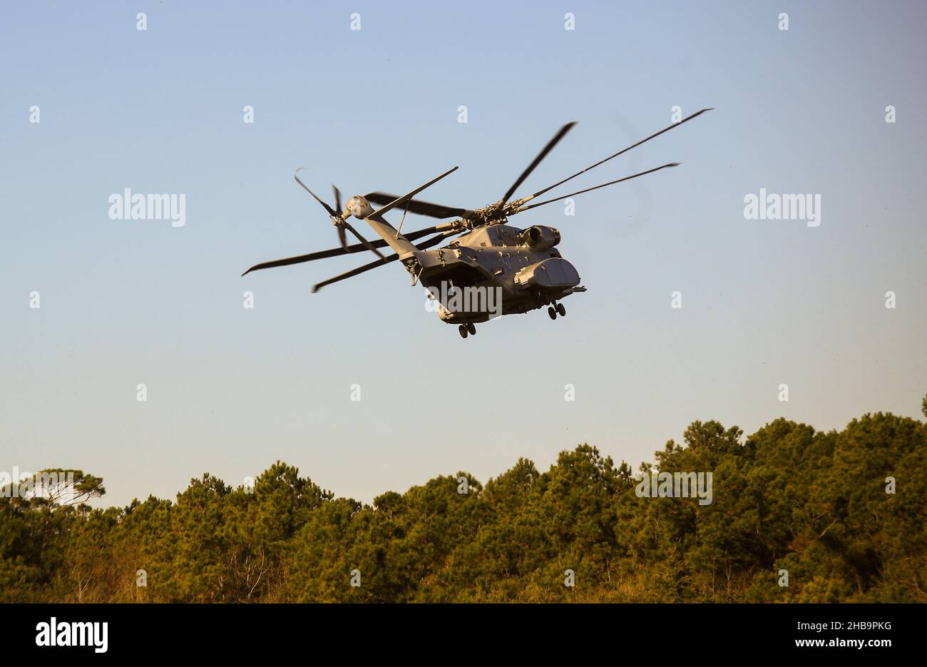 U.S. Marines with Marine Operational Test and Evaluation Squadron One ...