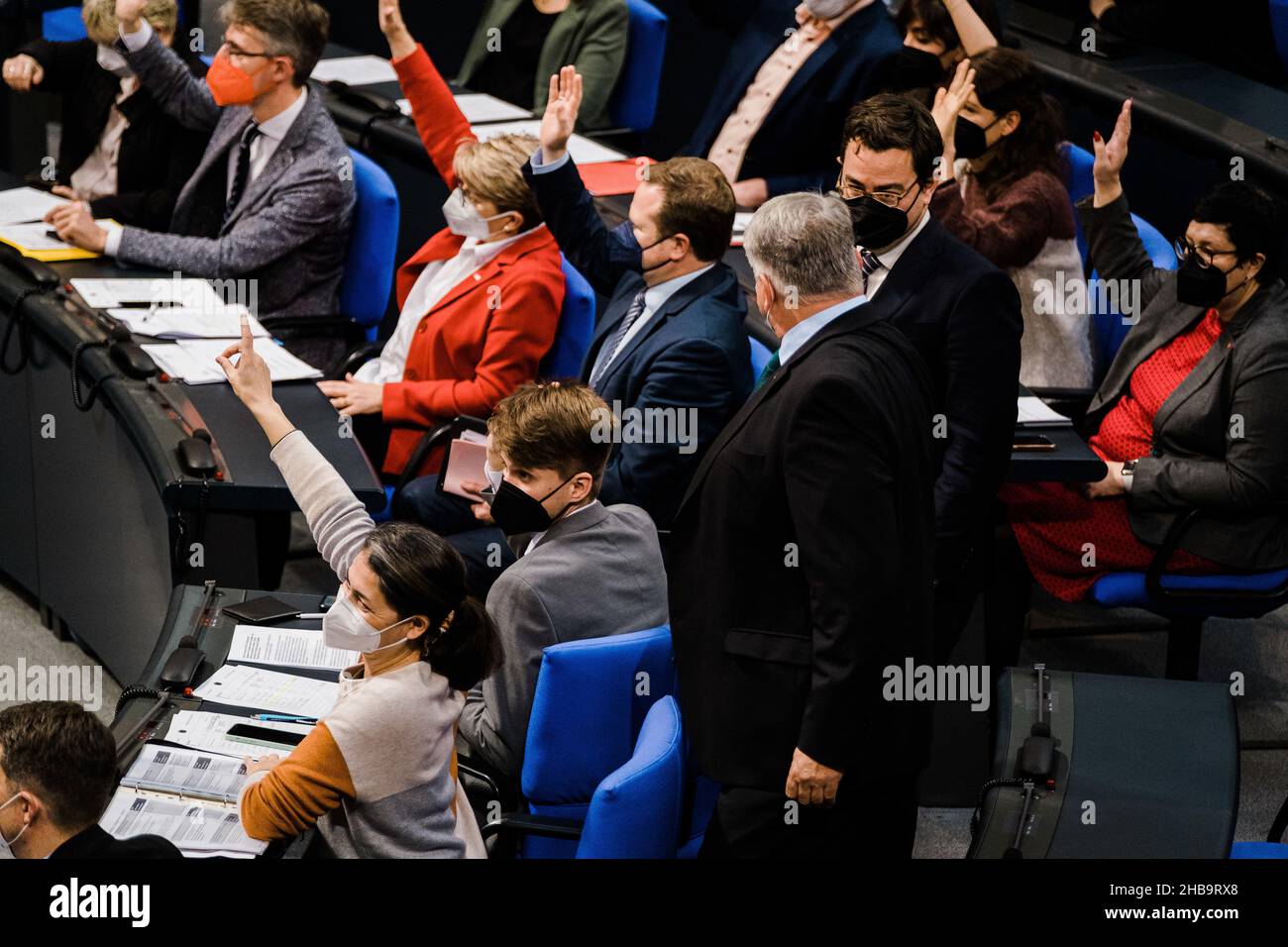 Berlin, Germany. 16th Dec, 2021. Members of the 20th Bundestag, the ...