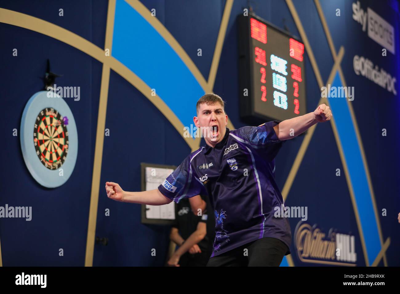 180 3 darts hi-res stock photography and images - Alamy