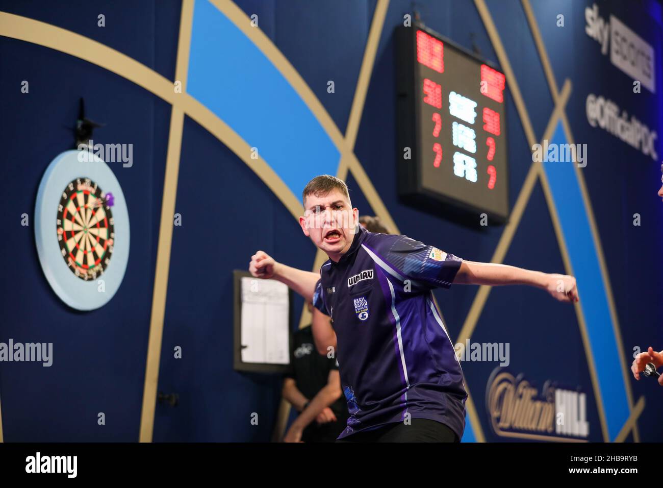 180 3 darts hi-res stock photography and images - Alamy