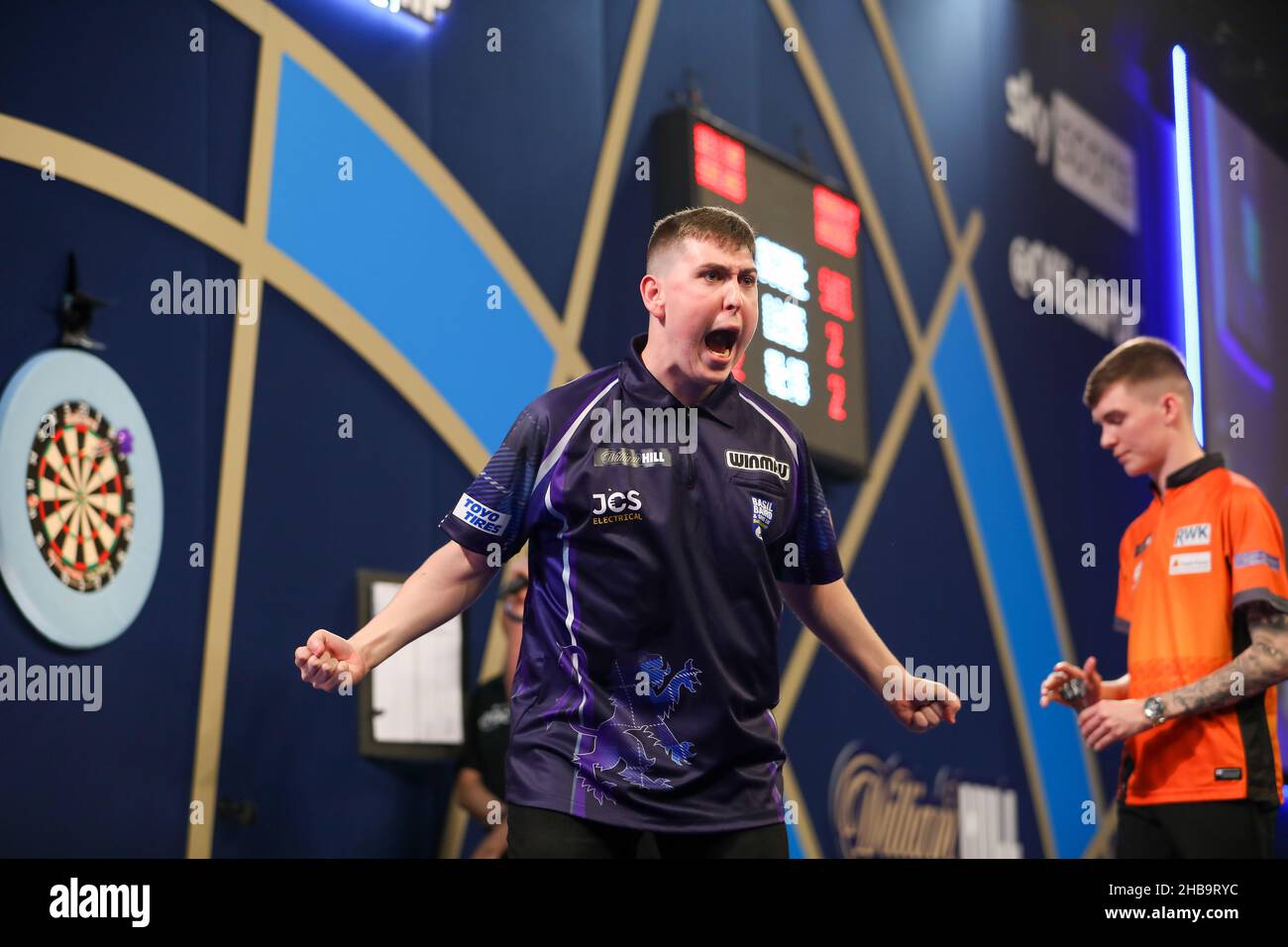 180 3 darts hi-res stock photography and images - Alamy