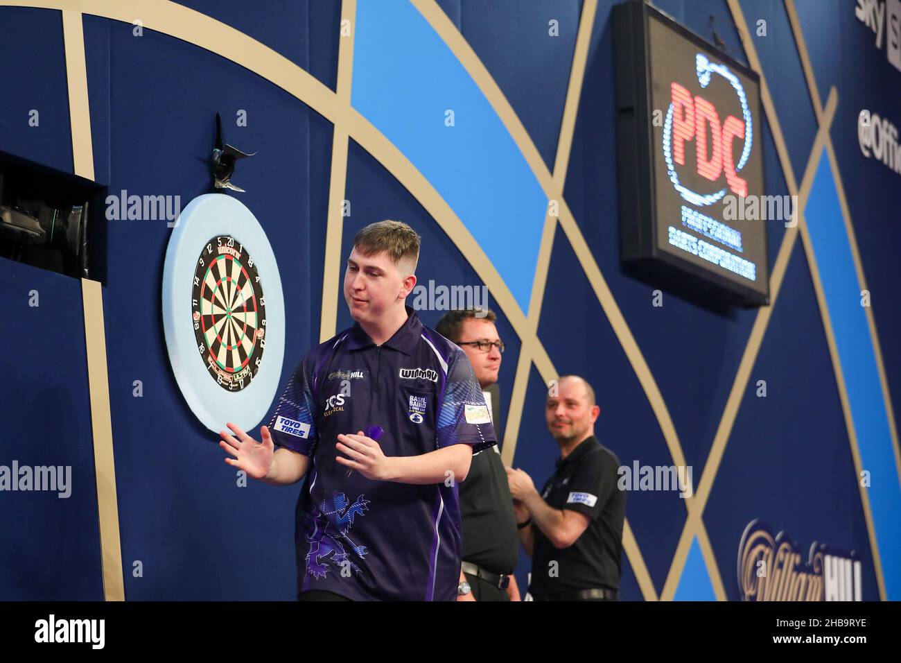 Thanking the officials hi-res stock photography and images - Alamy