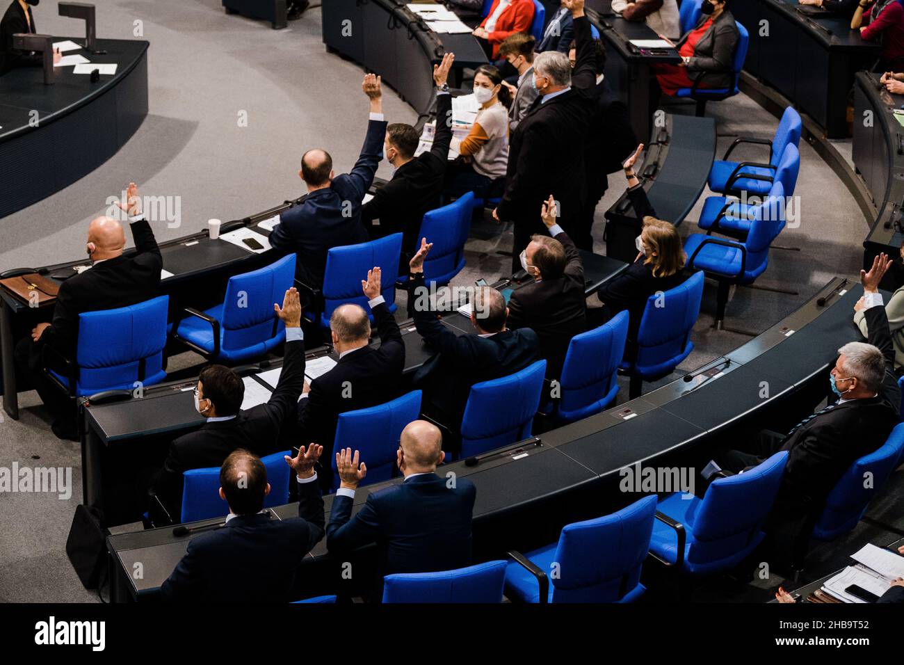 Berlin, Germany. 16th Dec, 2021. Members of the 20th Bundestag, the ...