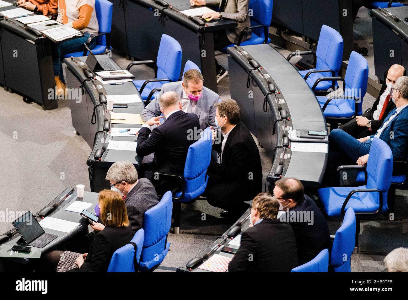 Berlin, Germany. 16th Dec, 2021. Members of the 20th Bundestag, the ...