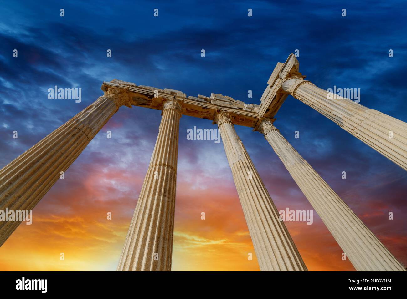 Ancient Greek architectural columns Stock Photo - Alamy