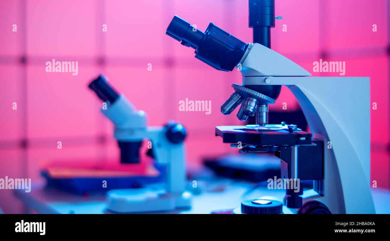 Trinocular microscope hi-res stock photography and images - Alamy