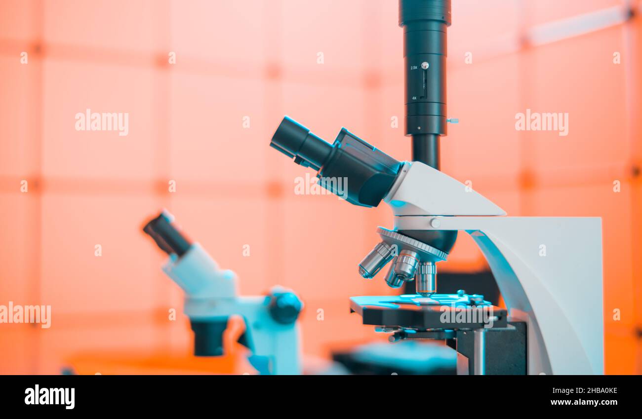 Trinocular microscope hi-res stock photography and images - Alamy