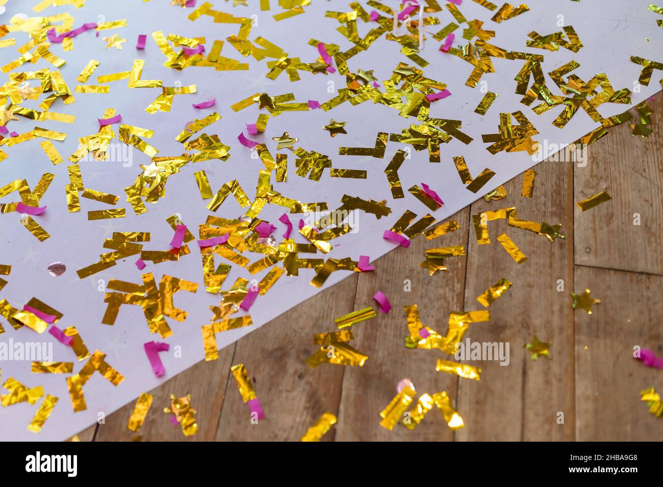 Clean after birthday party hi-res stock photography and images - Alamy