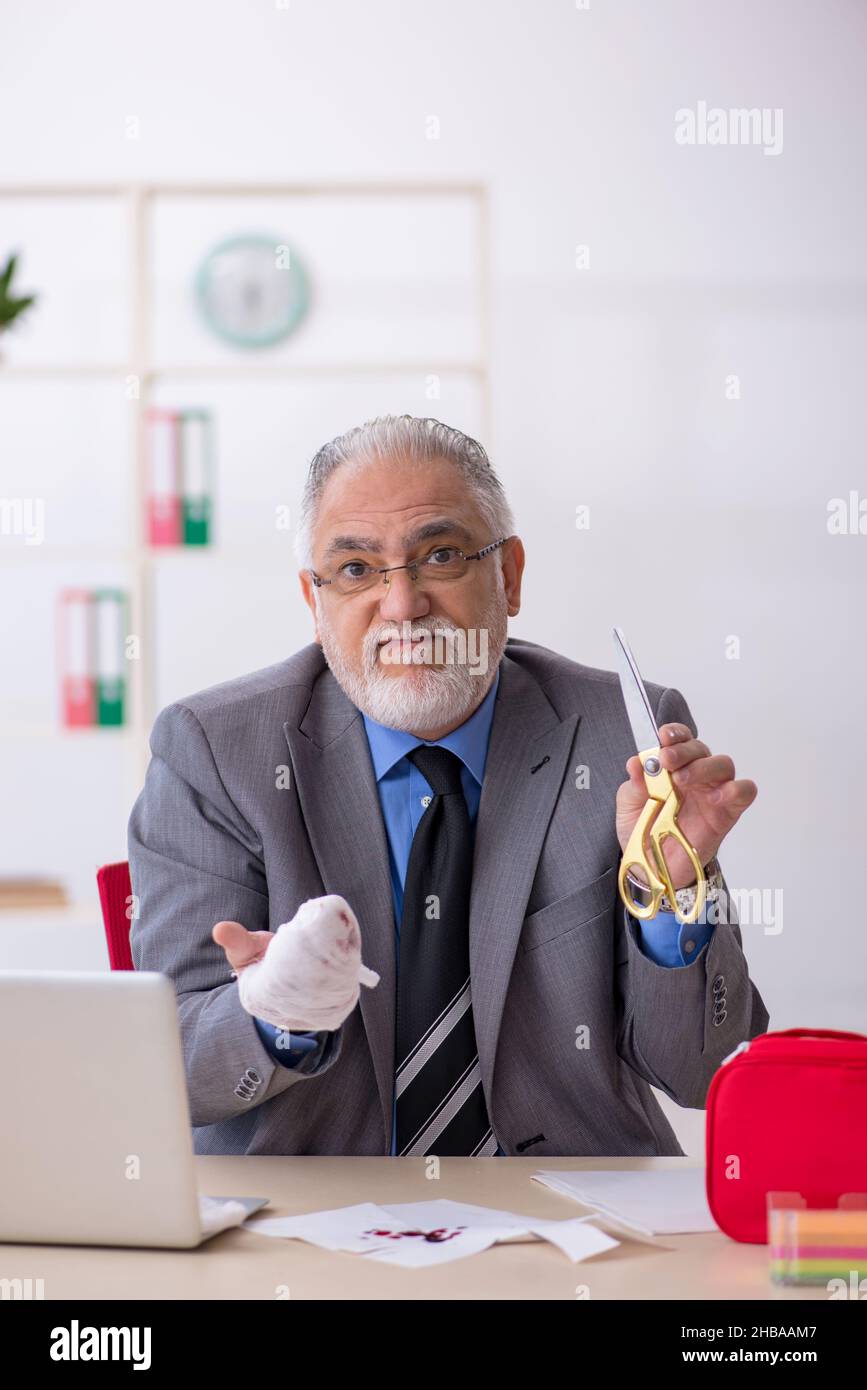 Hand Cutting Bandage High Resolution Stock Photography and Images - Alamy