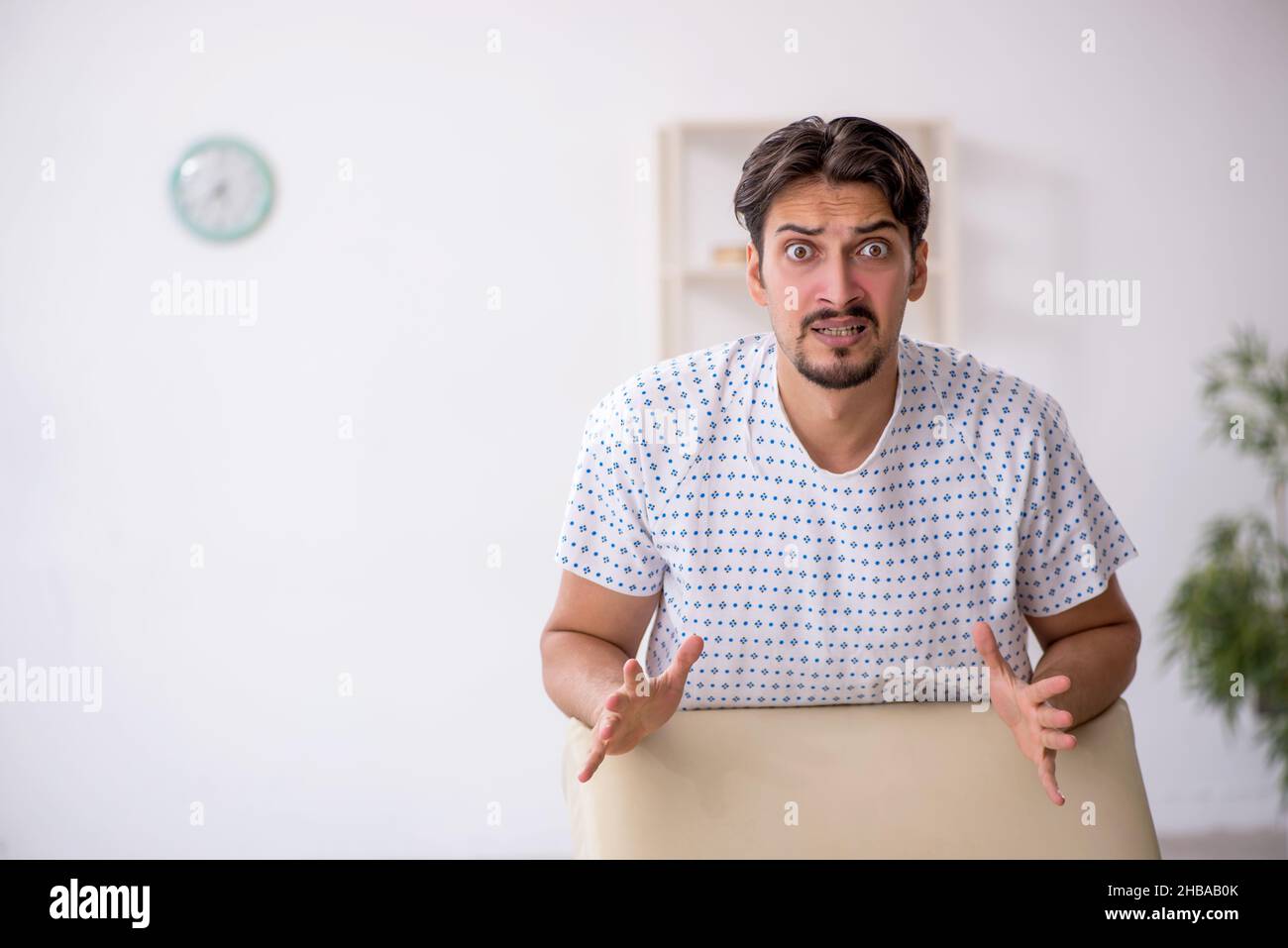 Sad upset waiting boring depressed hi-res stock photography and images ...