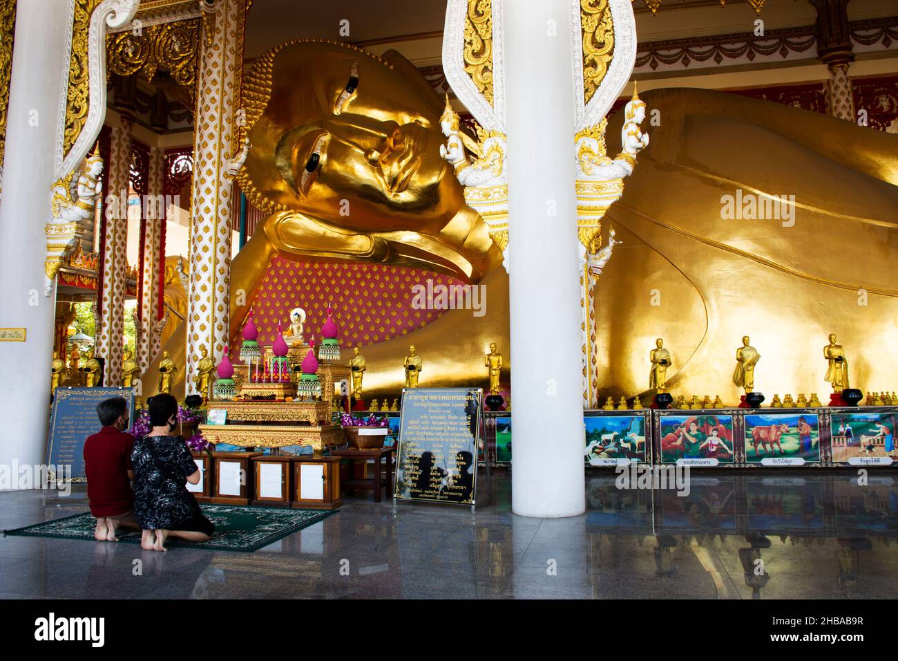 Thai people and foreign travelers travel visit respect praying and rite ...