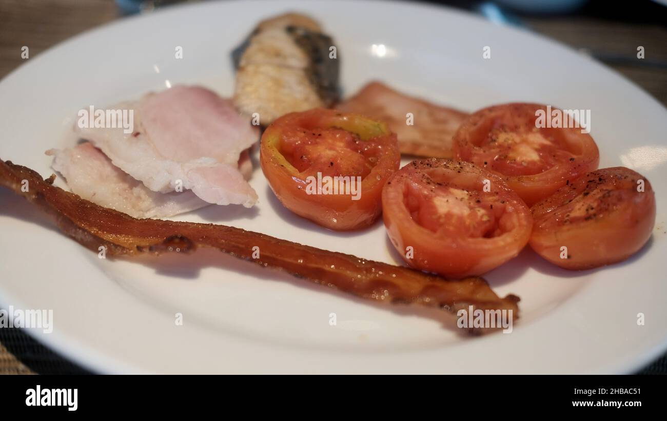 Eating Out Breakfast Buffet All You Can Eat Tomatoes Bacon Ham Fish ...
