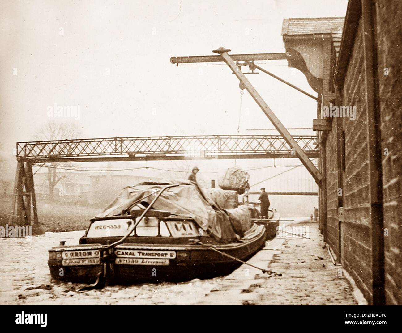 Loading a barge on the Leeds and Liverpool Canal at Riddlesden ...