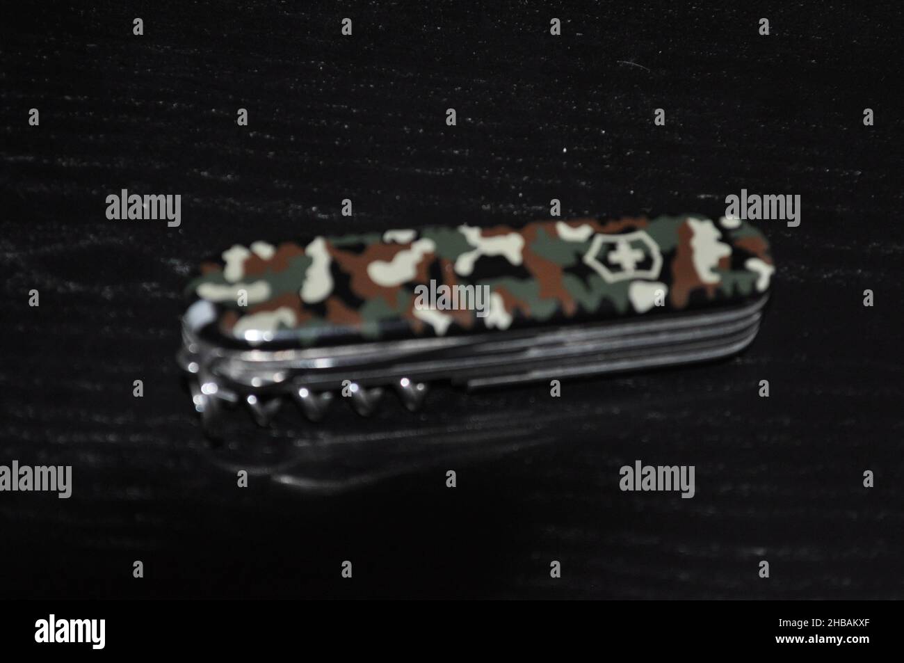 Cool knife hi-res stock photography and images - Alamy