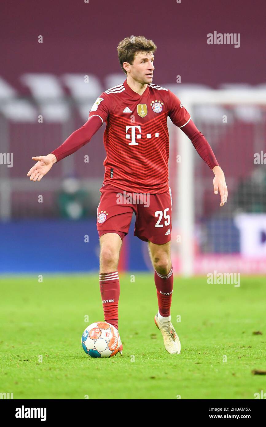 Munich, Germany. 17th Dec, 2021. Football: Bundesliga, Bayern Munich ...