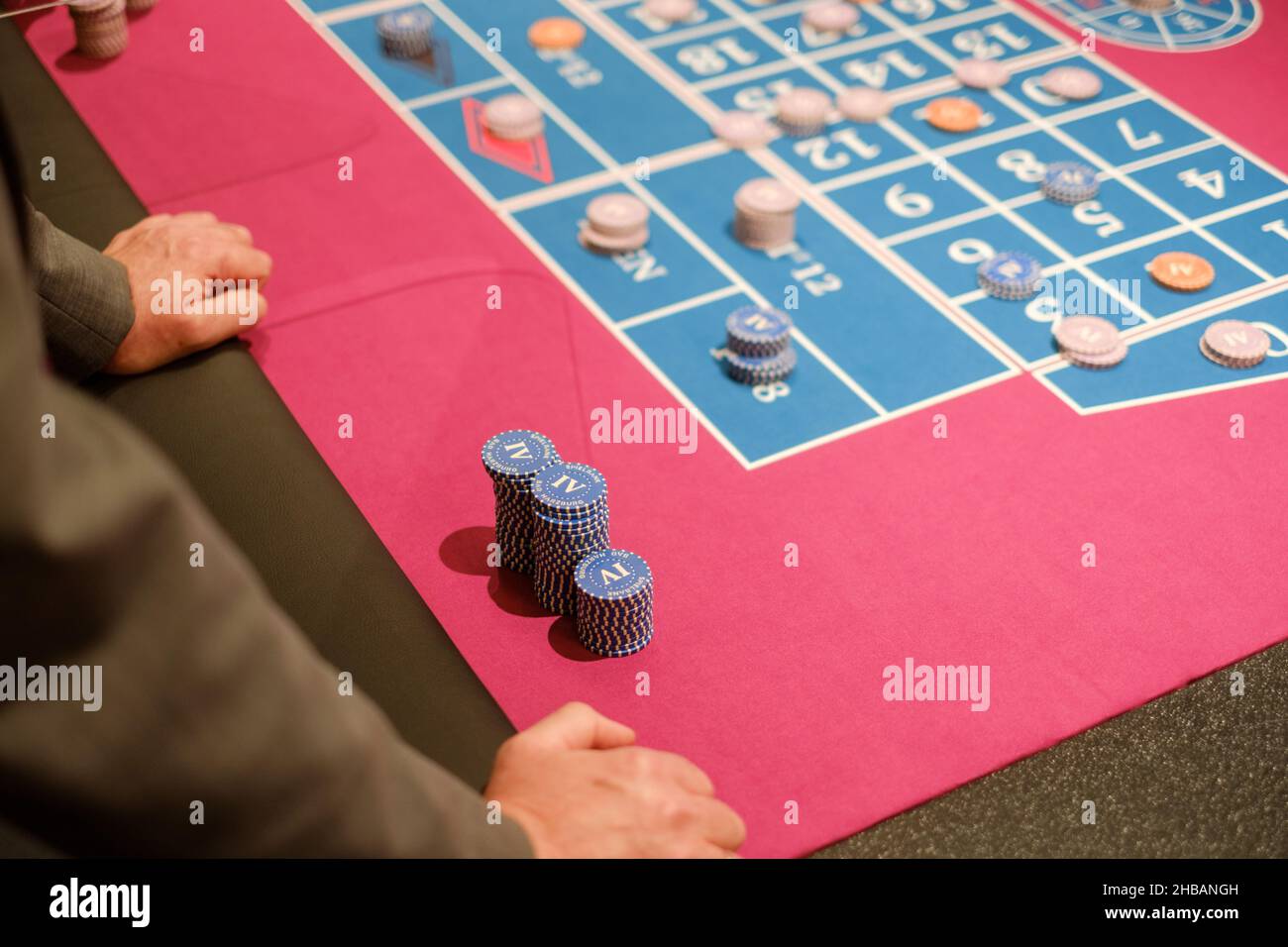 Brunswick, Germany. 17th Dec, 2021. ILLUSTRATION: Casino employees play ...