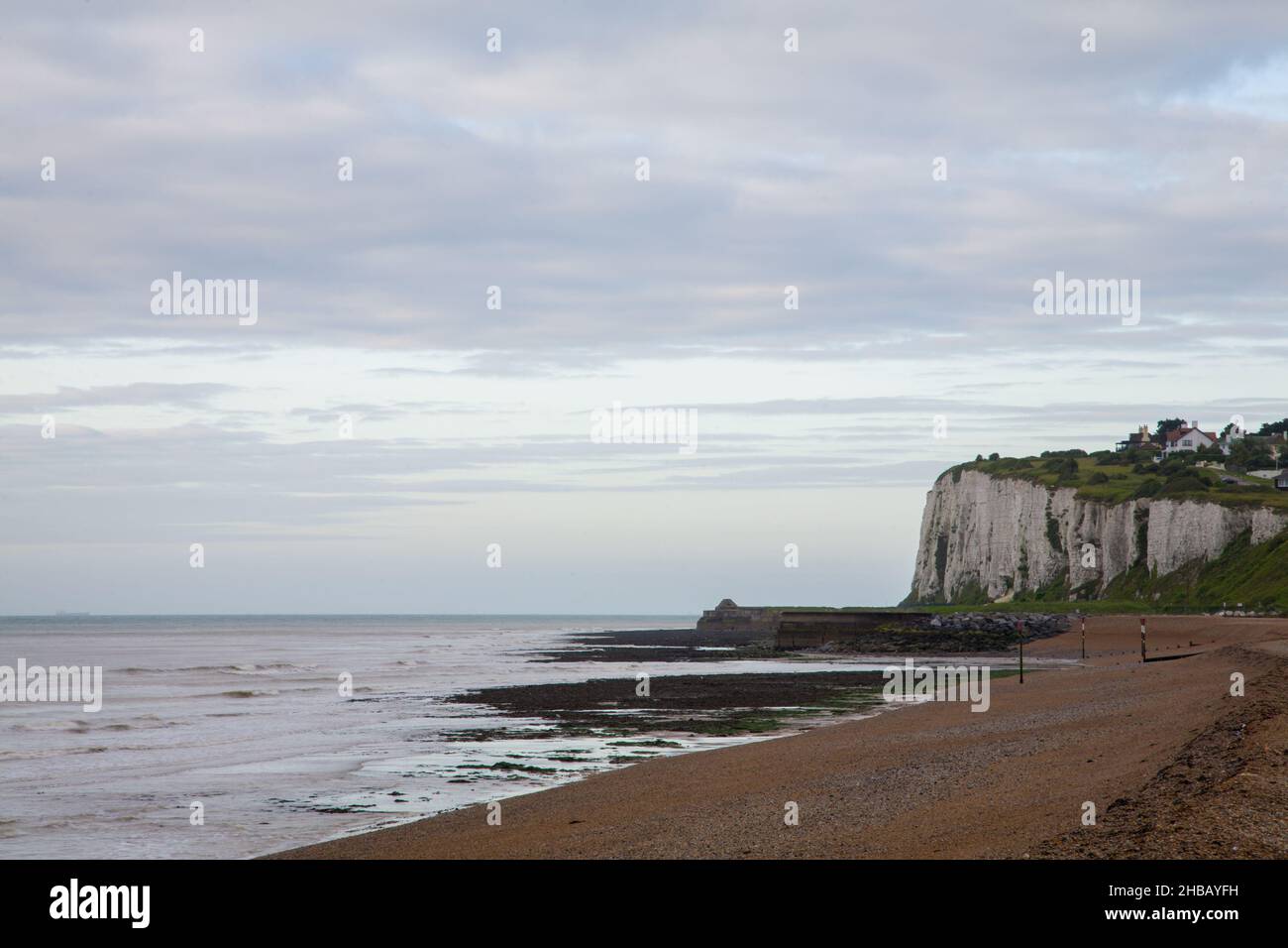 Kingsdown beach, near the famous White Cliffs of Dover, Kent, England ...