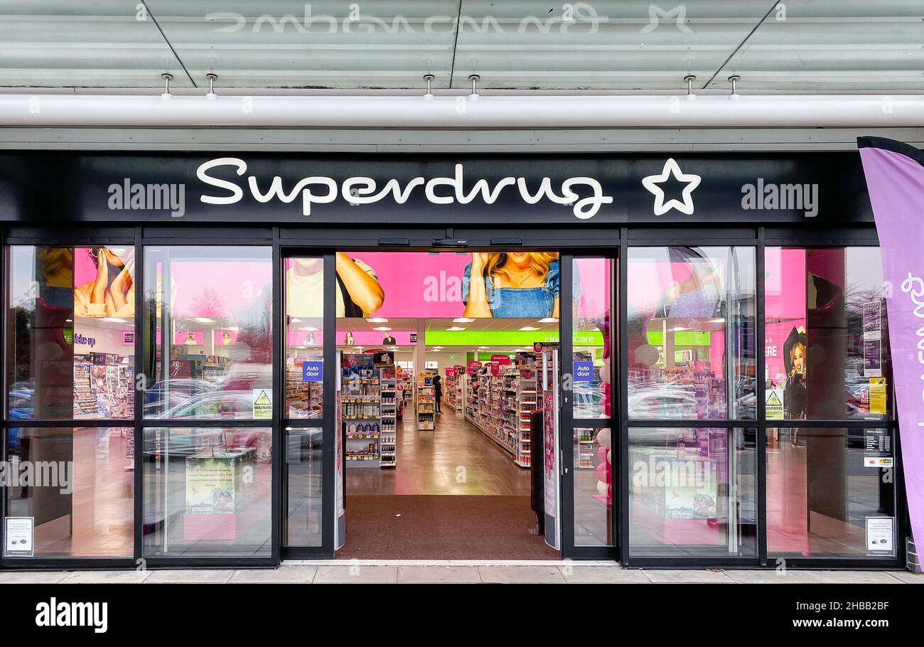 Lombardy retail park london hi-res stock photography and images - Alamy